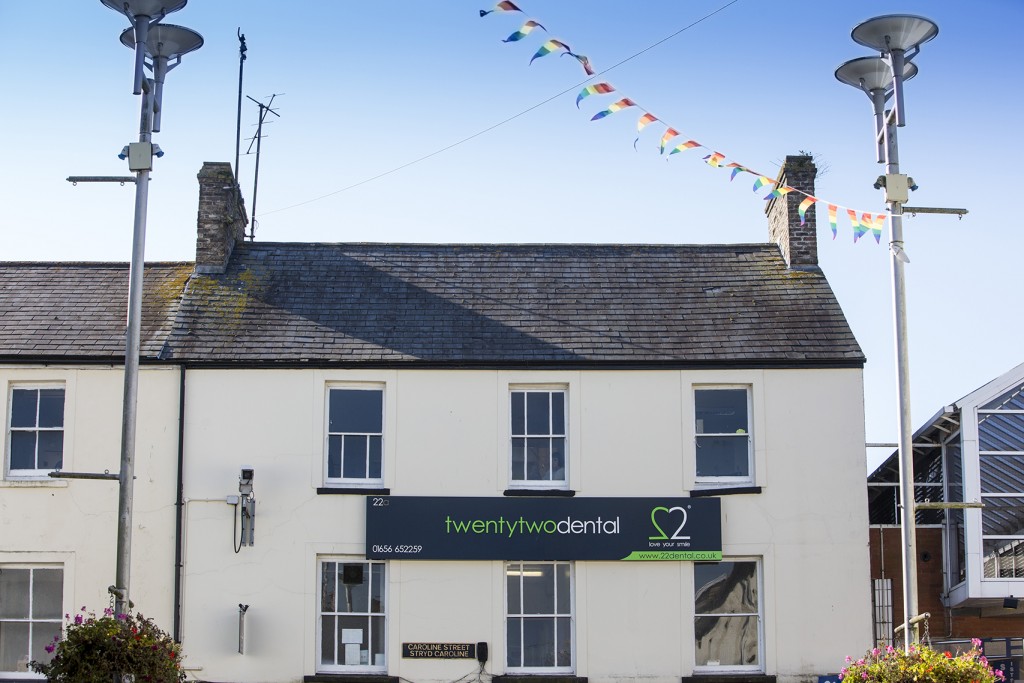 22 Dental | Cosmetic Dentist Bridgend | Private Dentist | South Wales